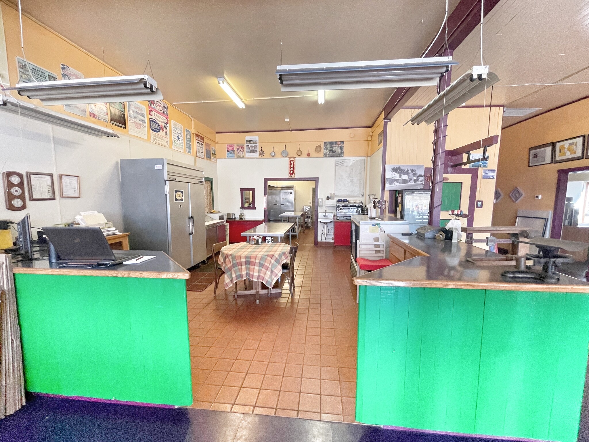 7-9 Main St, Isleton, CA 95641 - Retail for Sale | LoopNet