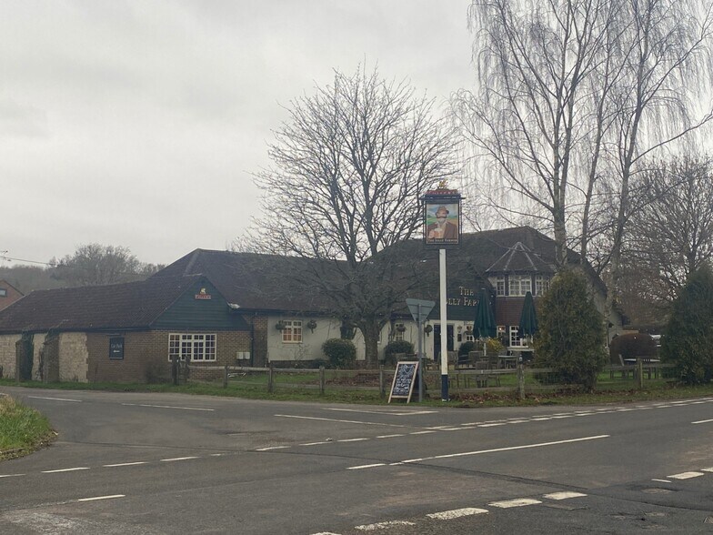 Binsted Rd, Alton, GU34 4QD - The Jolly Farmer | LoopNet