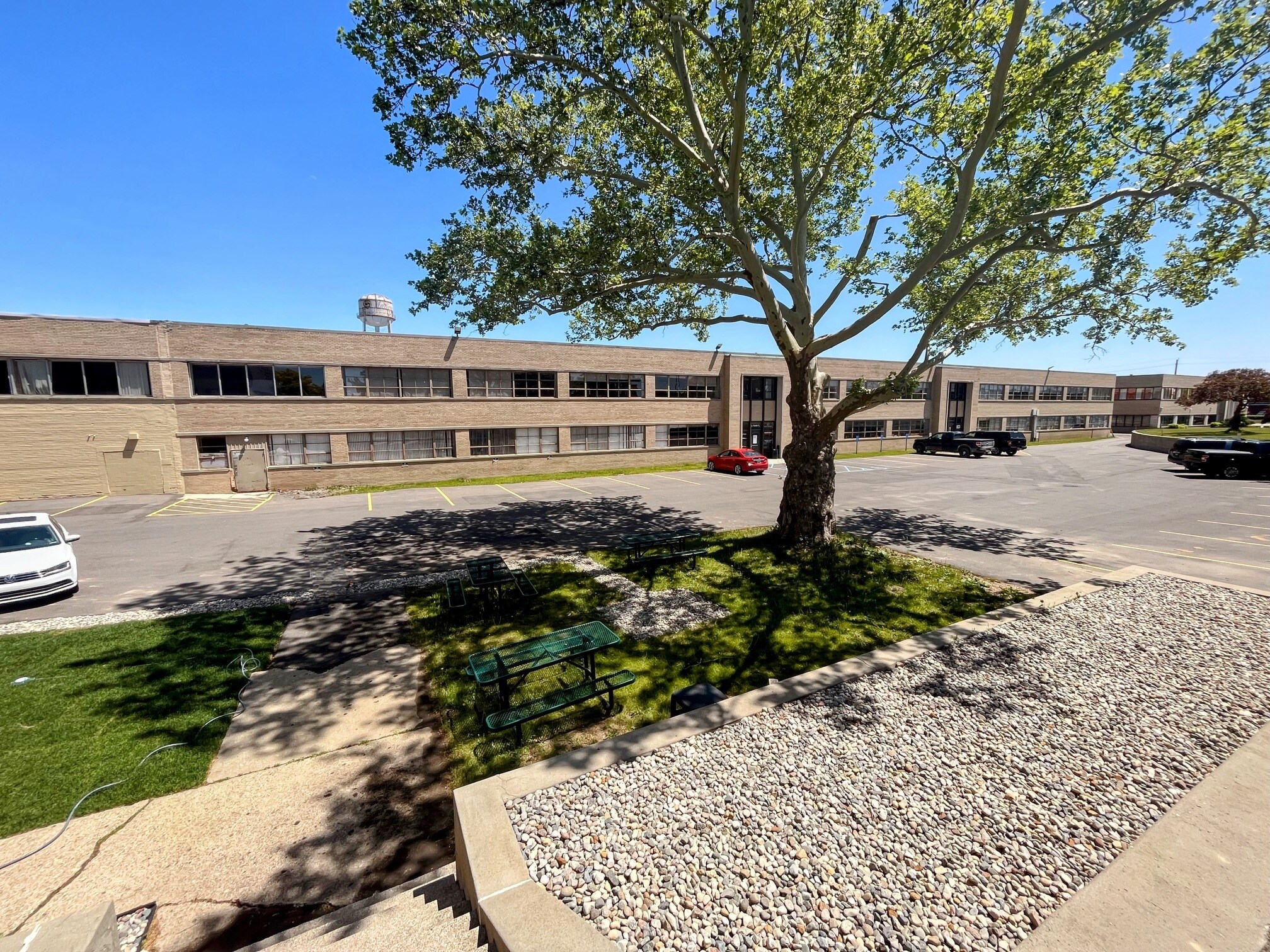 6841 N Rochester Rd, Rochester Hills, MI 48306 - Corporate Park | LoopNet