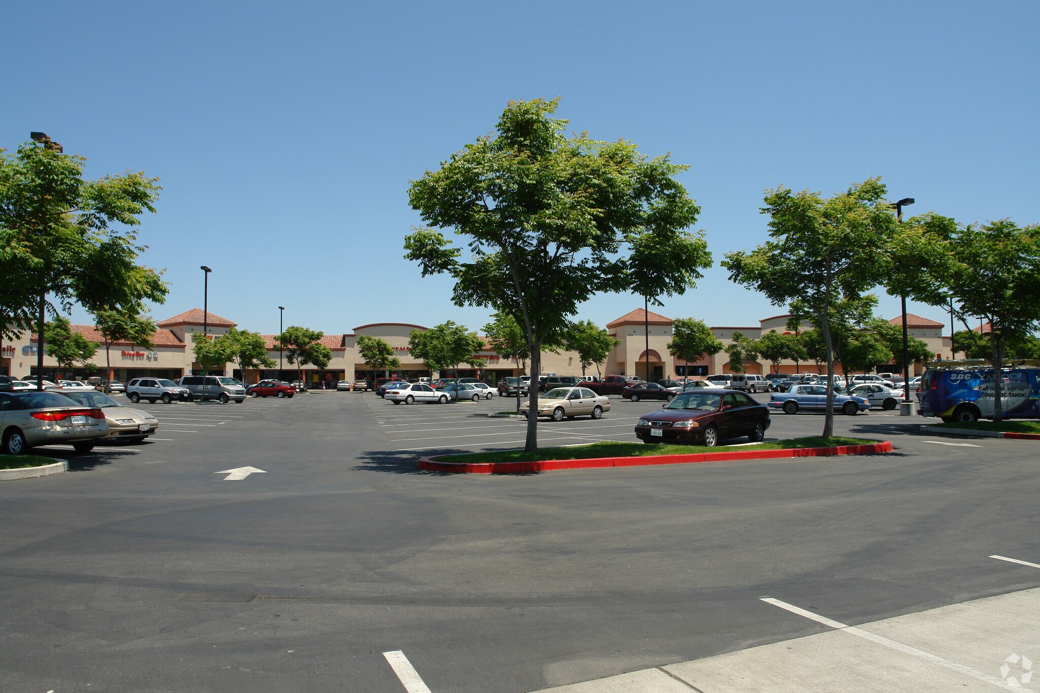 2309 2339 W Hammer Ln Stockton Ca 95209 Stockton Plaza Loopnet