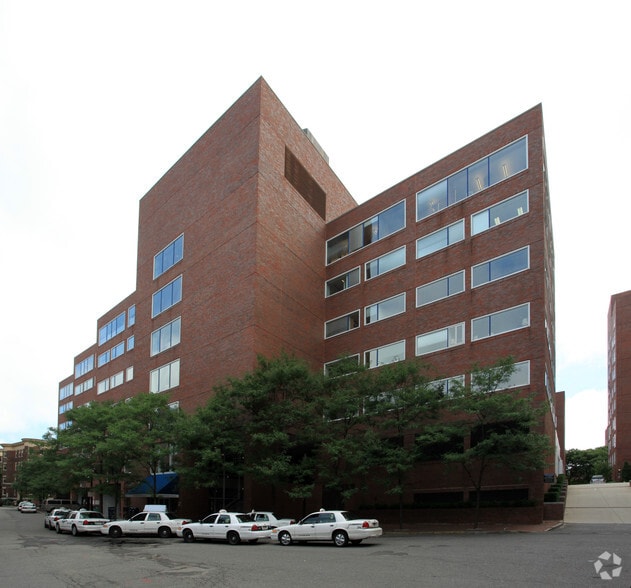 20 University Rd, Cambridge, MA 02138 - Industrious Harvard Square ...