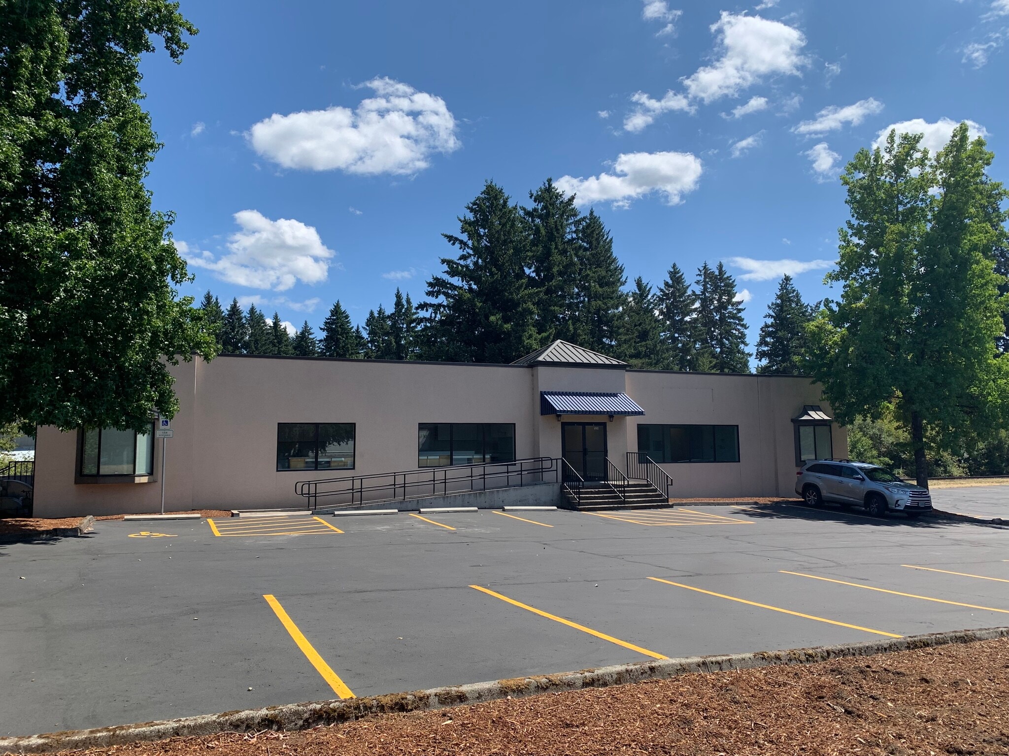 17972 SW McEwan Rd, Portland, OR 97224 - Office for Lease | LoopNet