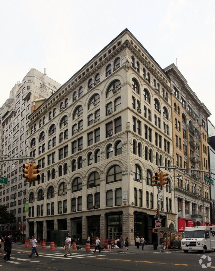 1 Union Sq W, New York, NY 10003 - 1 Union Square West | LoopNet.com