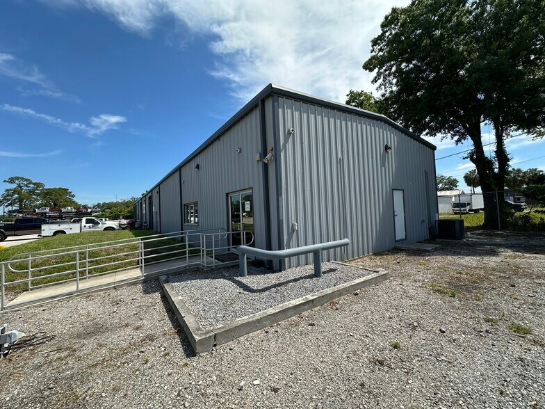 3810 S 50th St, Tampa, FL 33619 | LoopNet