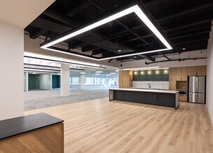 101 N Tryon St, Charlotte, NC 28246 - One Independence Center | LoopNet