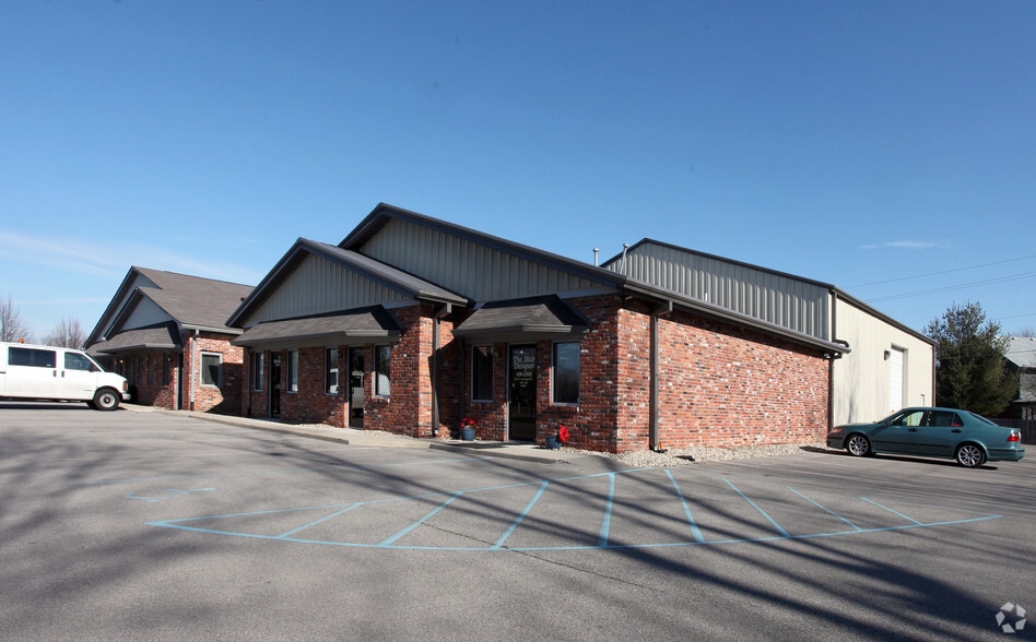 3639 N Raceway Rd, Indianapolis, IN 46234 | LoopNet