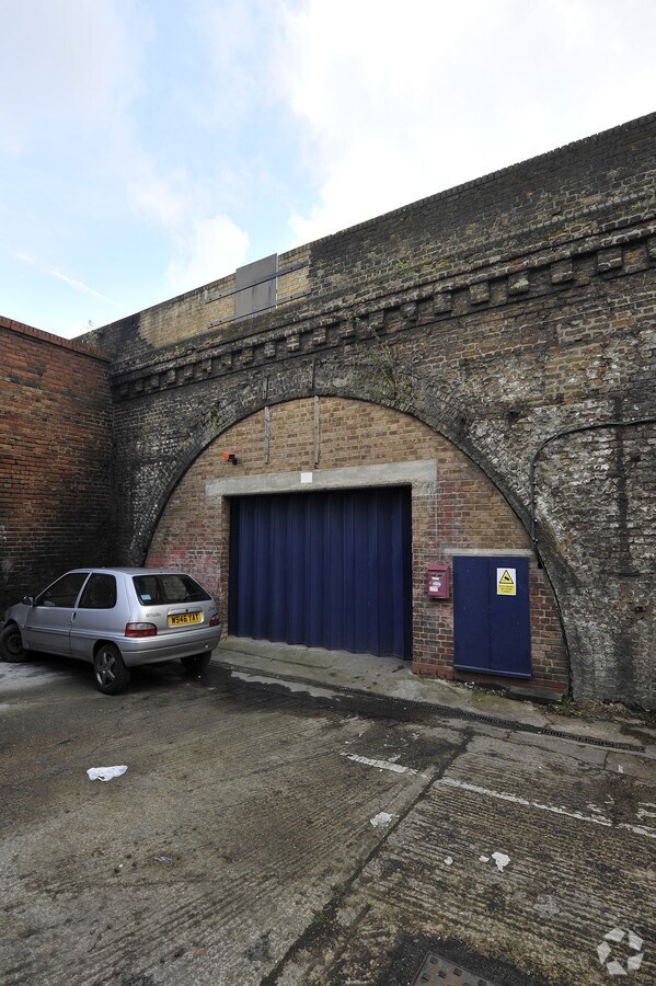 Lilford Rd, London, LND SE5 9HY | LoopNet