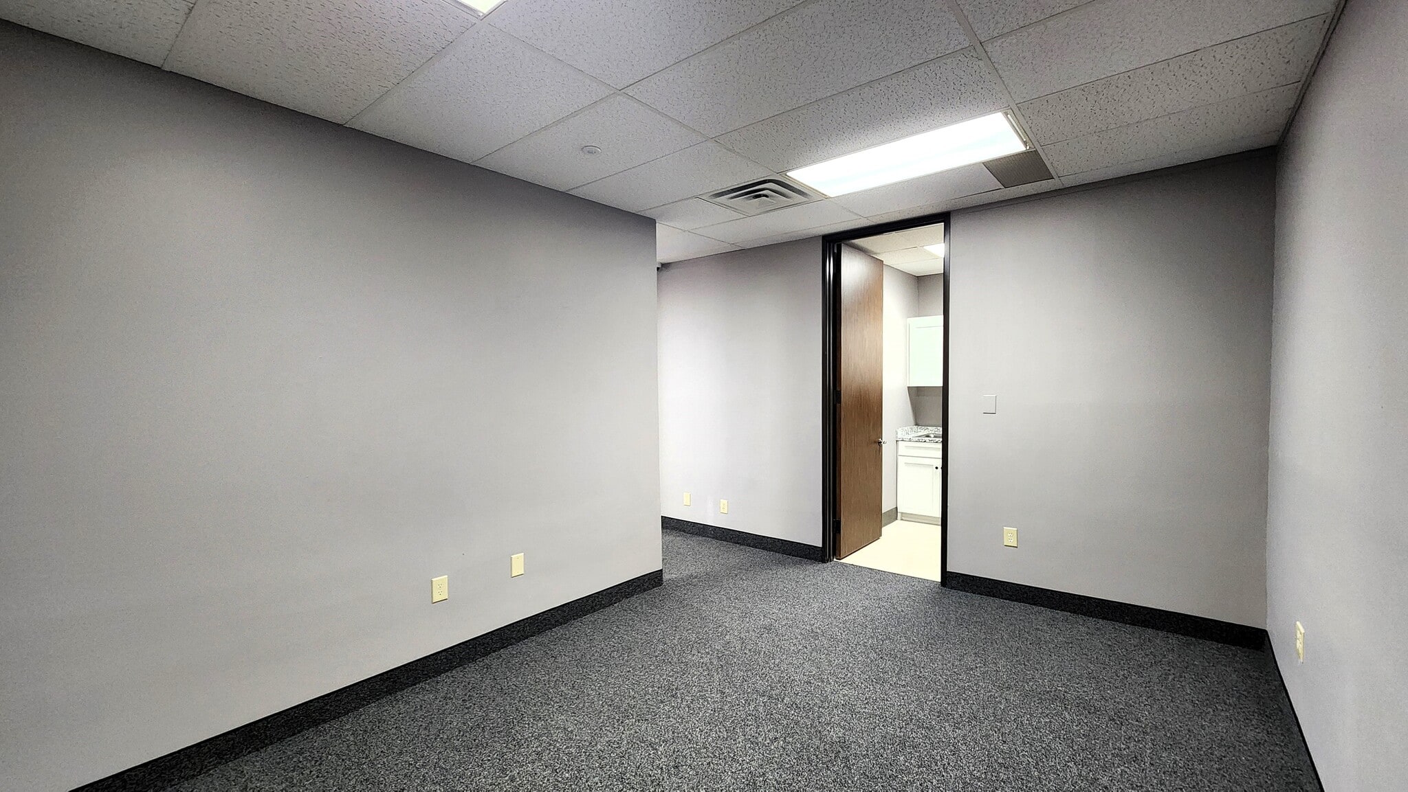 235 NE Loop 820, Hurst, TX 76053 - Spectrum Business Building | LoopNet