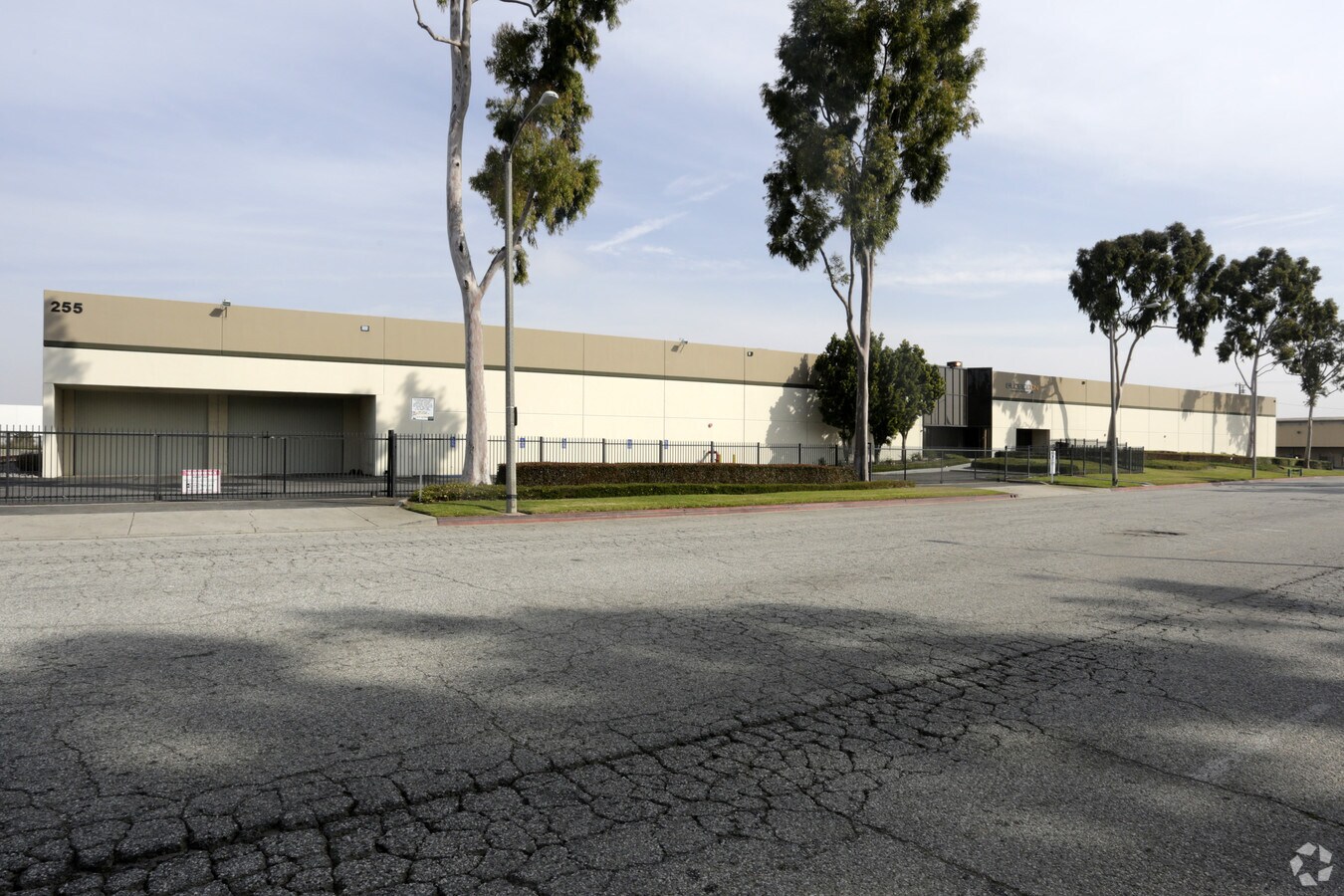 255 W Manville St, Compton, CA 90220 - Property Record | LoopNet.com