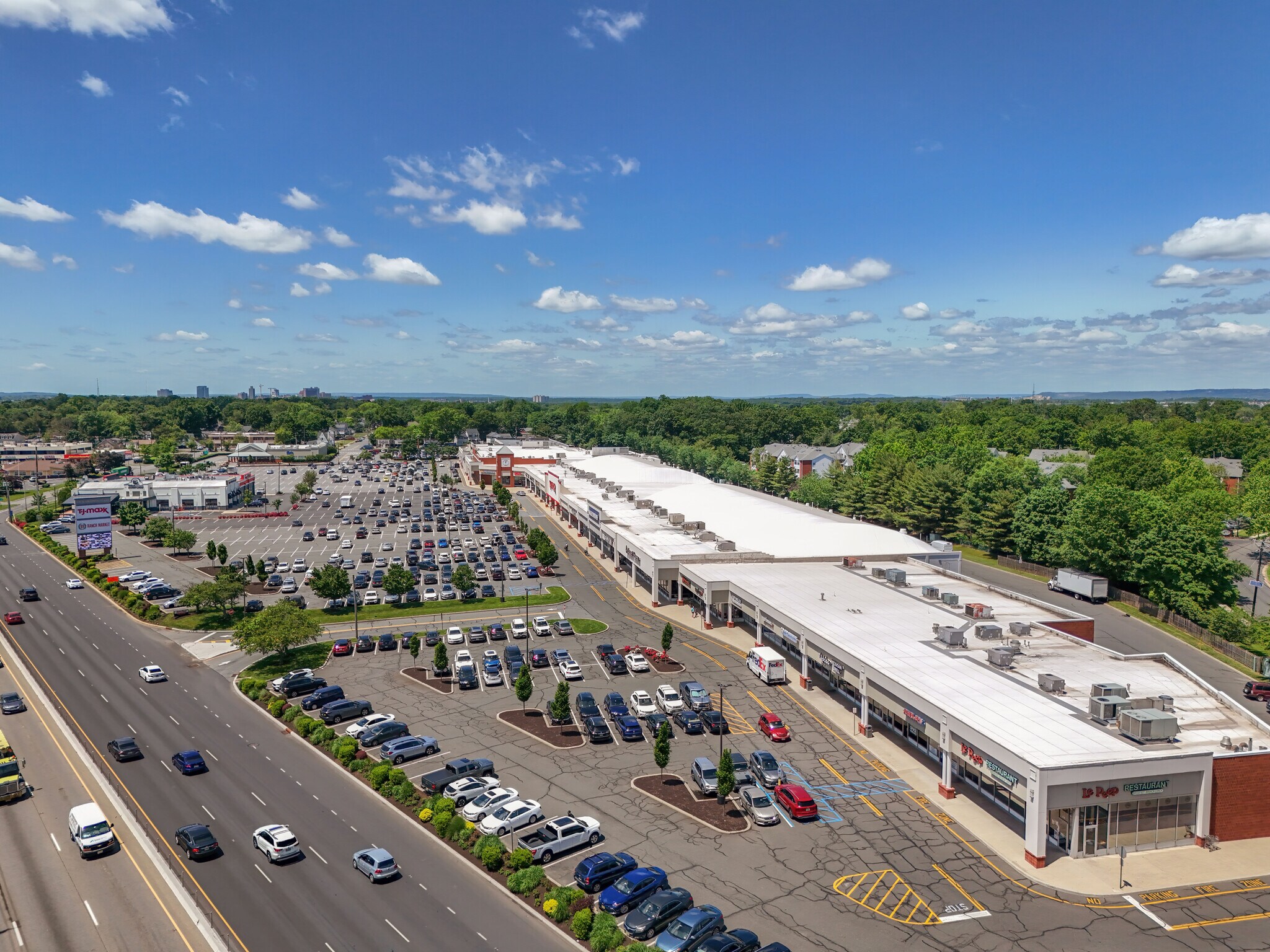 561 US Highway 1, Edison, NJ 08817 - Wick Shopping Plaza | LoopNet