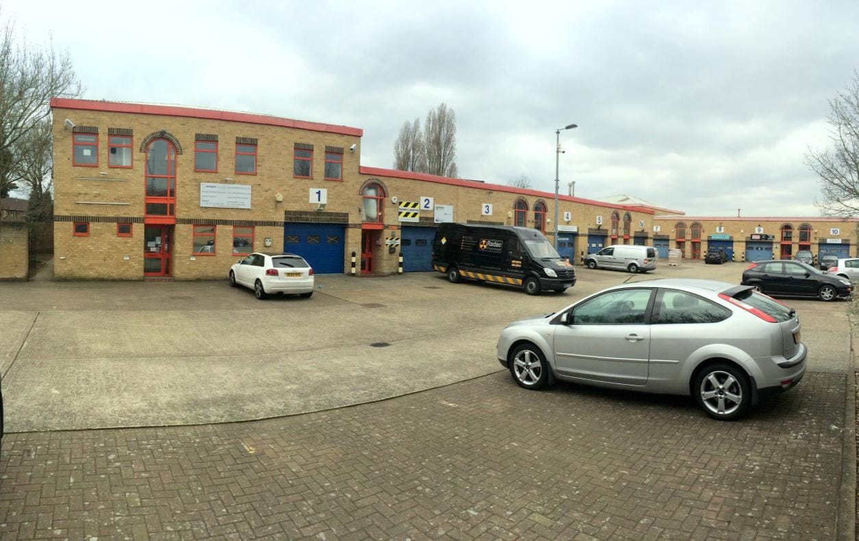 Millfield Rd, Hounslow, TW4 5PY | LoopNet