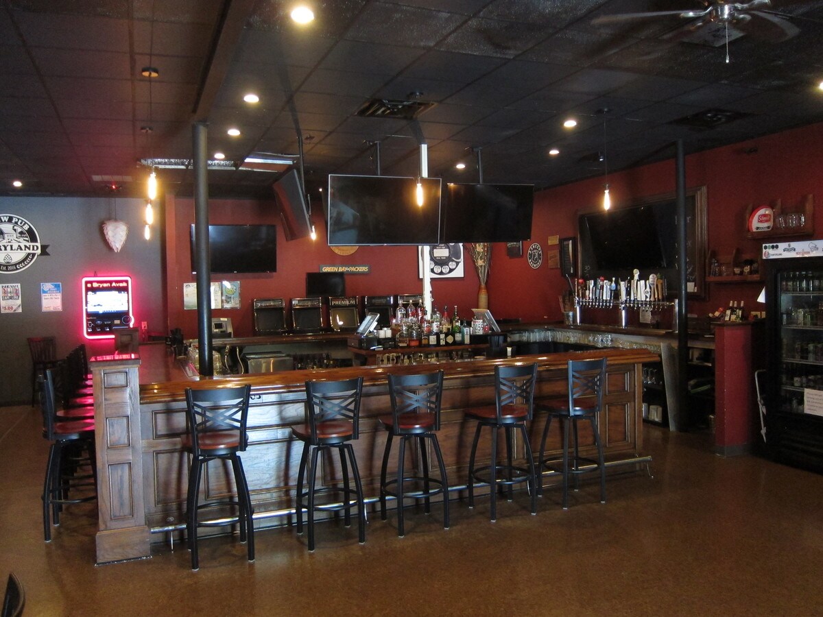 1216 E Wisconsin Ave, Appleton, WI 54911 | LoopNet