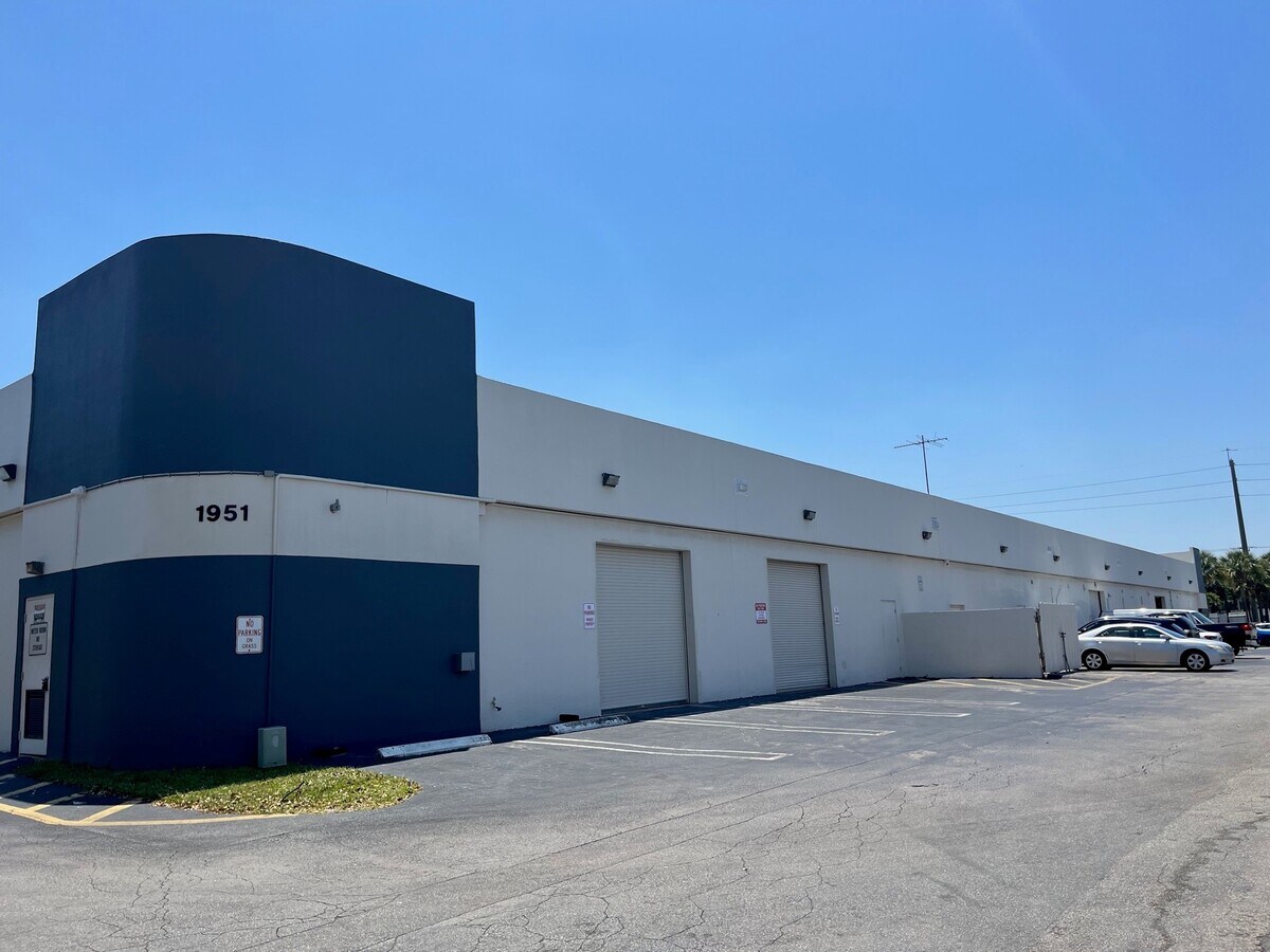 1951 W Copans Rd, Pompano Beach, FL 33064 - Palm Plaza | LoopNet