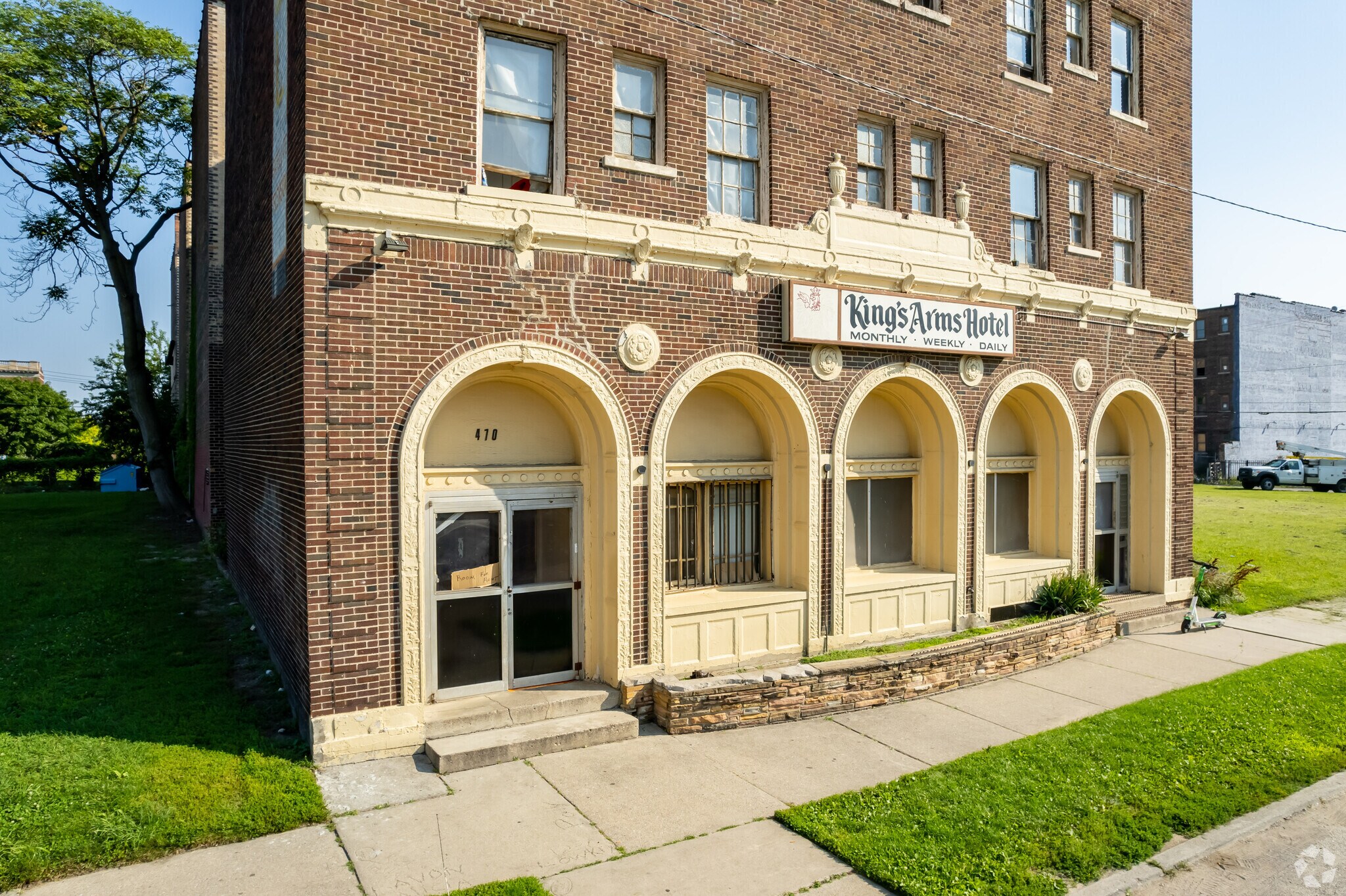 470 Martin Luther King Jr Blvd, Detroit, MI 48201 - King Arms Hotel | LoopNet