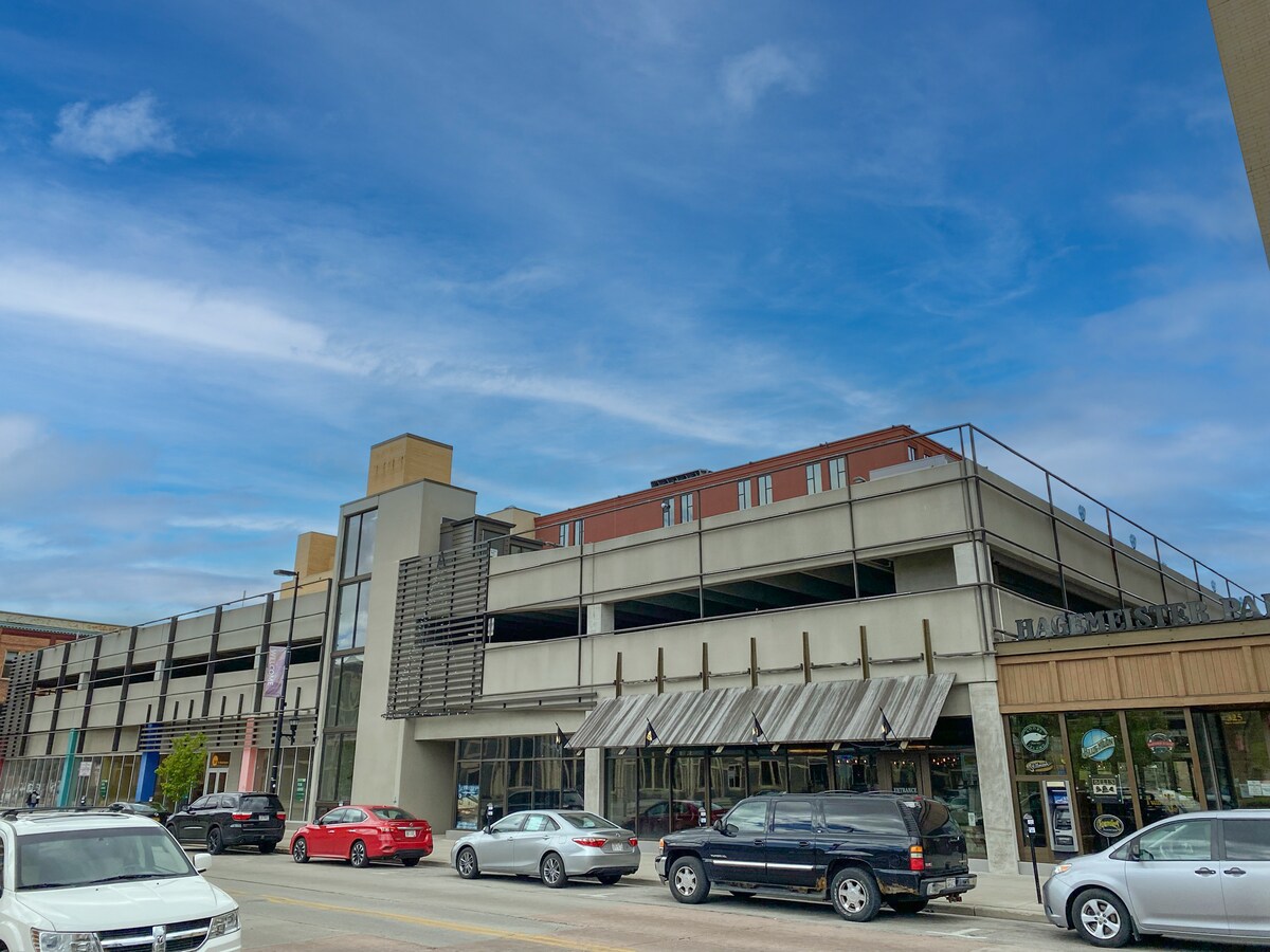 115 Pine St, Green Bay, WI 54301 - WaterMark Building | LoopNet