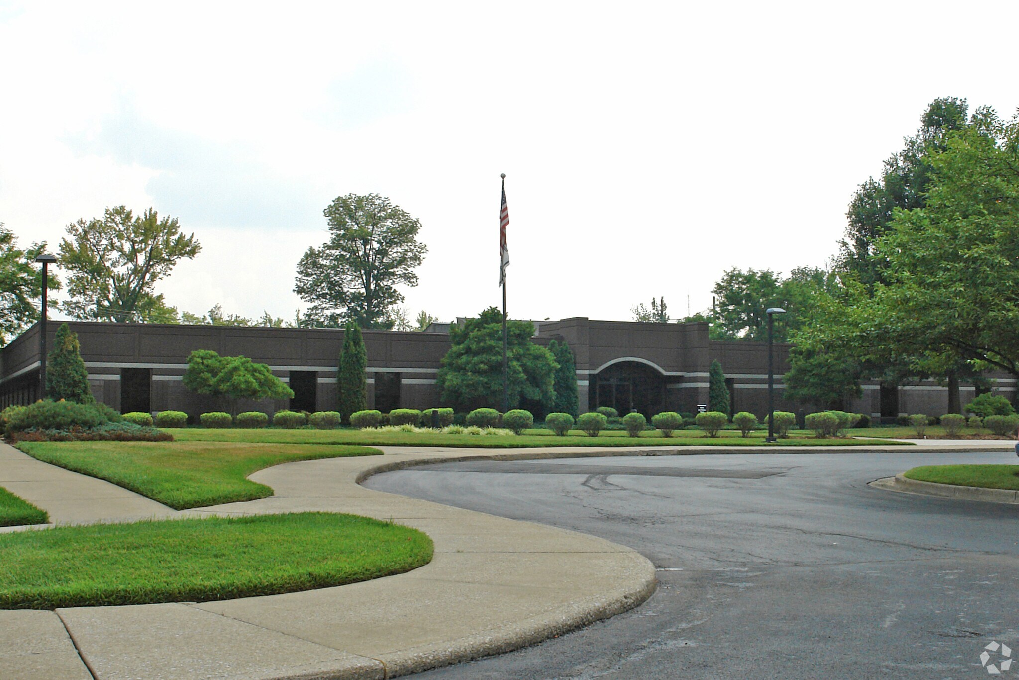 10170 Linn Station Rd, Louisville, KY 40223 - NTS Center | LoopNet