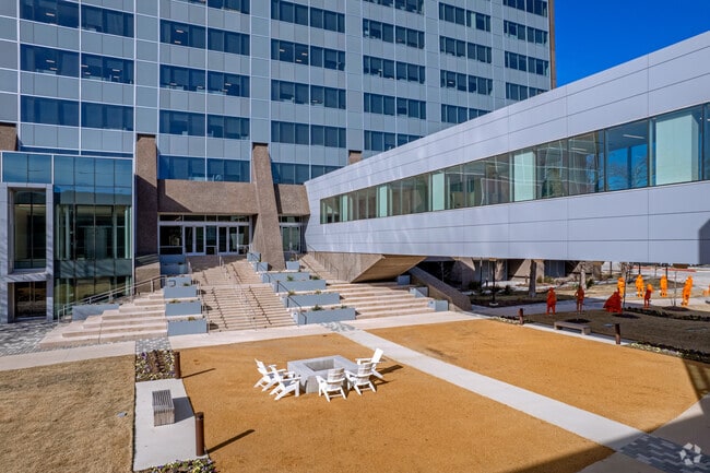 JLL - Dallas Commercial Listings & Brokers | LoopNet