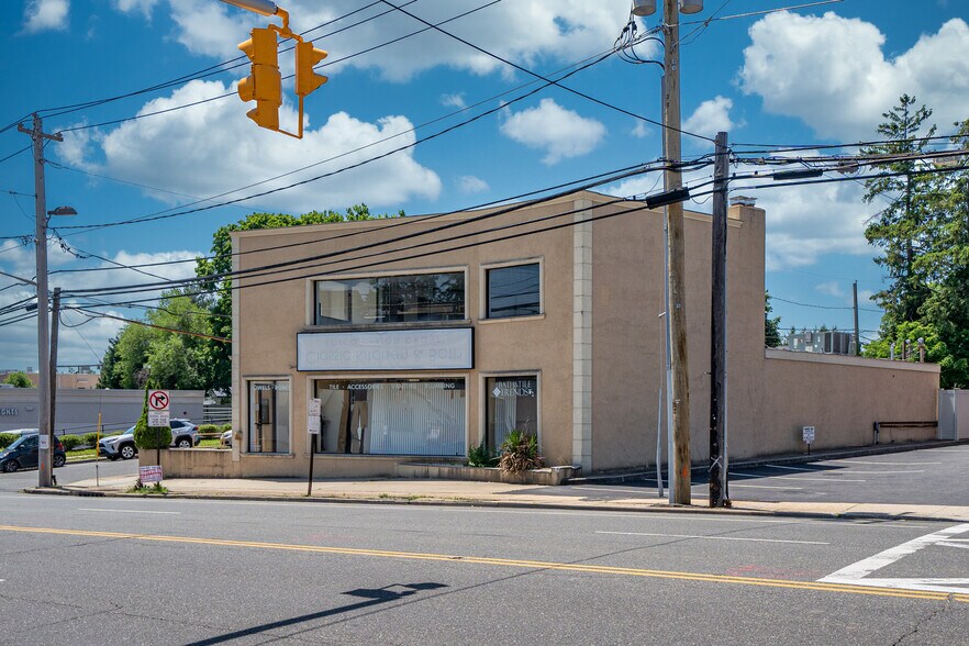 177 Mineola Ave, Roslyn Heights, NY 11577 - Retail Building With Private Parking For Sale | LoopNet