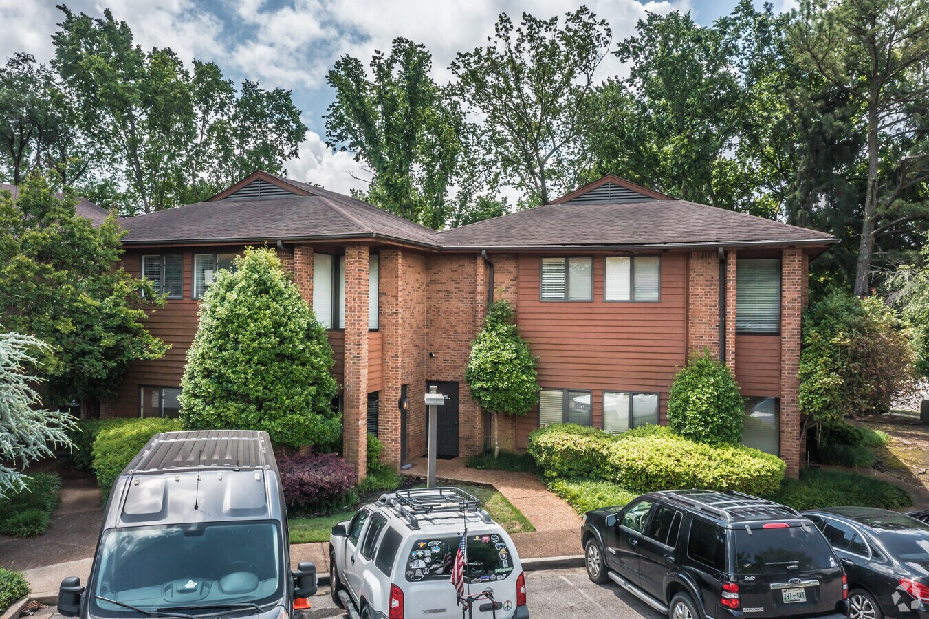 742 Crossover Ln, Memphis, TN 38117 | LoopNet