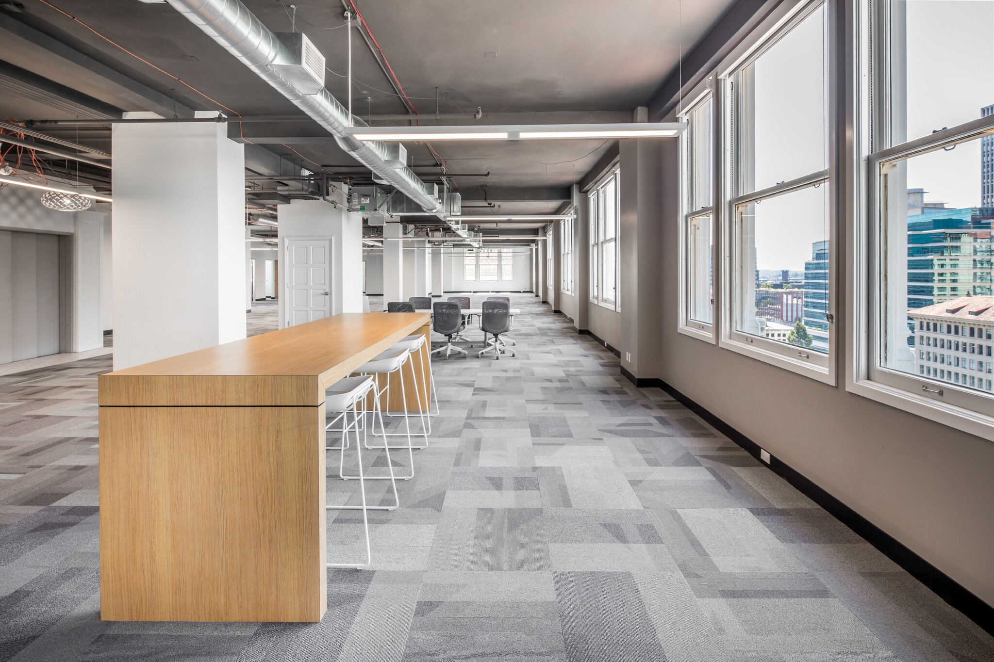 621 SW Morrison St, Portland, OR 97205 - American Bank Building | LoopNet