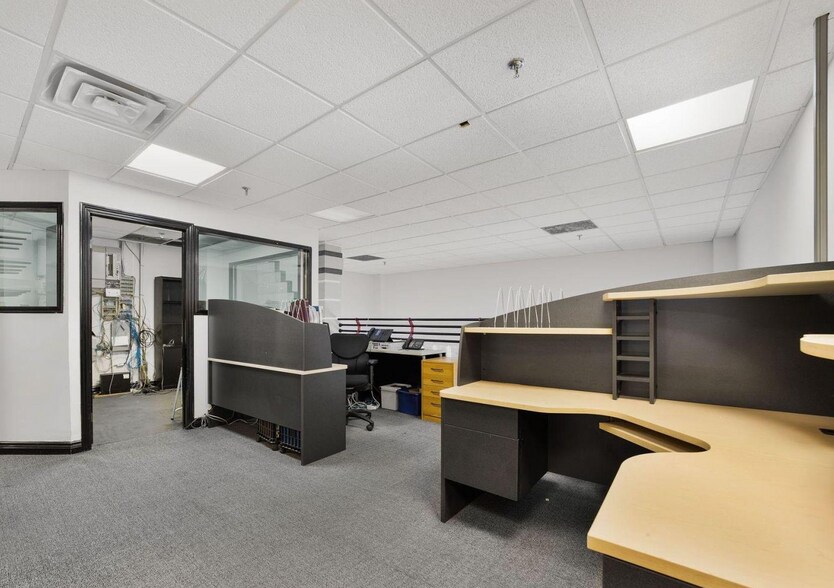 5484 Tomken Rd, Mississauga, ON L4W 2Z6 - Industrial for Sale | LoopNet