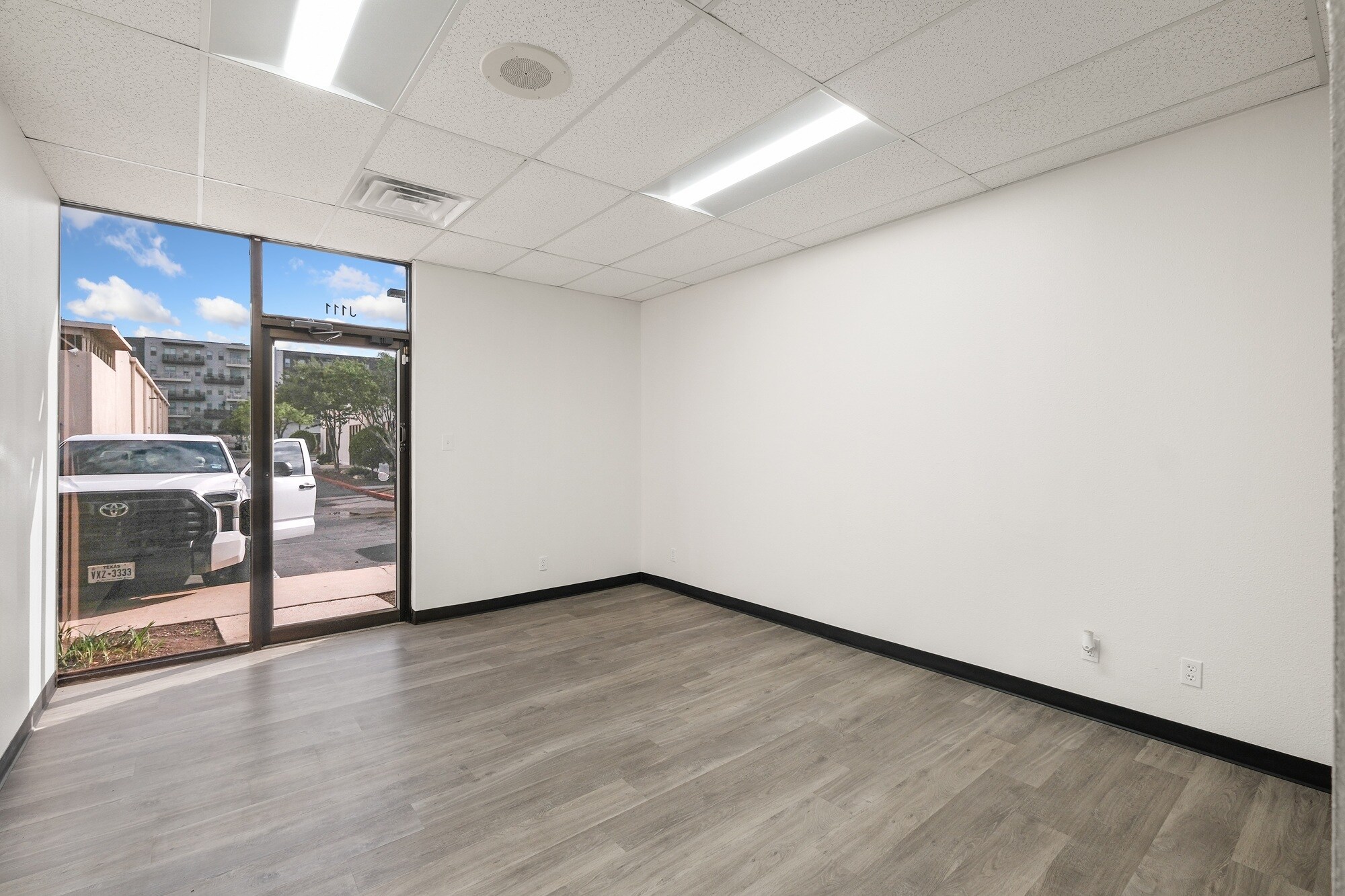 5555 N Lamar Blvd, Austin, TX 78751 - Lamar Business Park | LoopNet