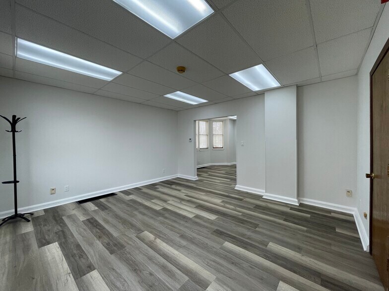 1013 Maple Ave, Downers Grove, IL 60515 | LoopNet