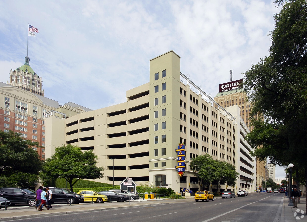 210 E Commerce St, San Antonio, TX 78205 - Property Record | LoopNet.com