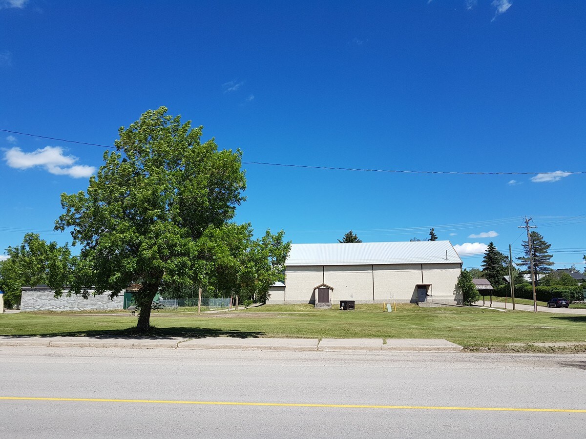 1913 20 St, Bowden, AB T0M 0K0 | LoopNet