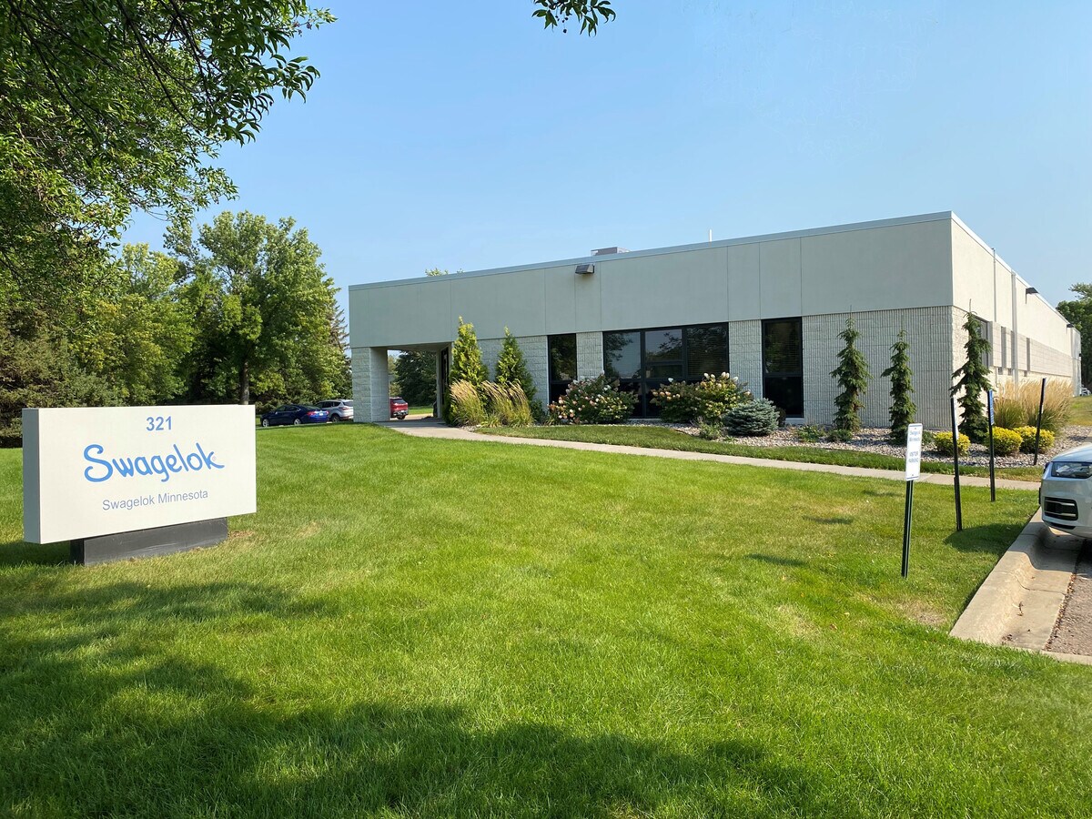 321 Lake Hazeltine Dr, Chaska, MN 55318 | LoopNet