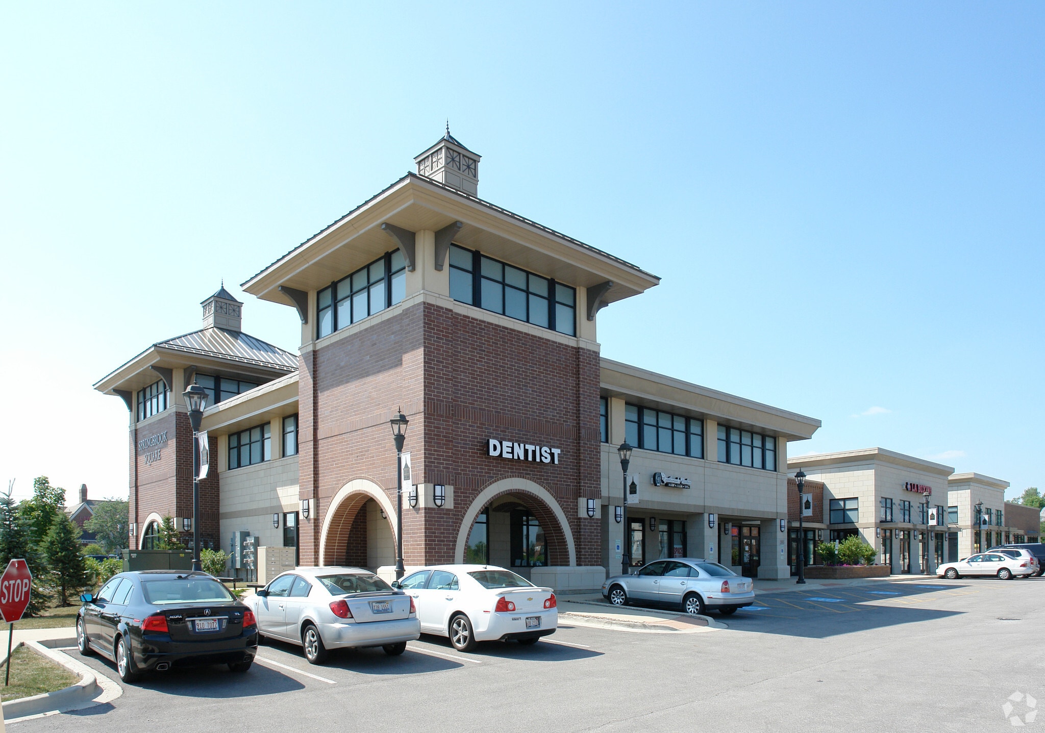 1928-1995 Springbrook Square Dr, Naperville, IL 60564 - Springbrook ...