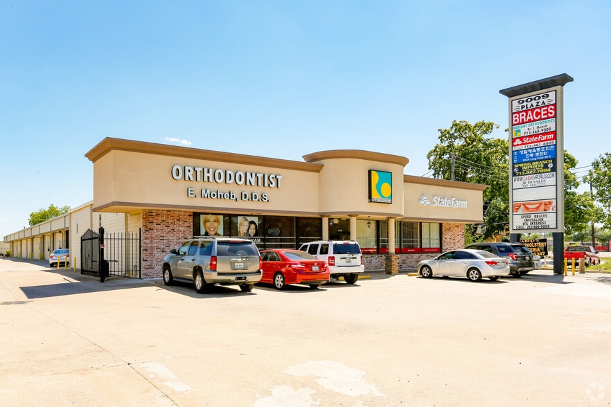 9009 Long Point Rd, Houston, TX 77055 | LoopNet