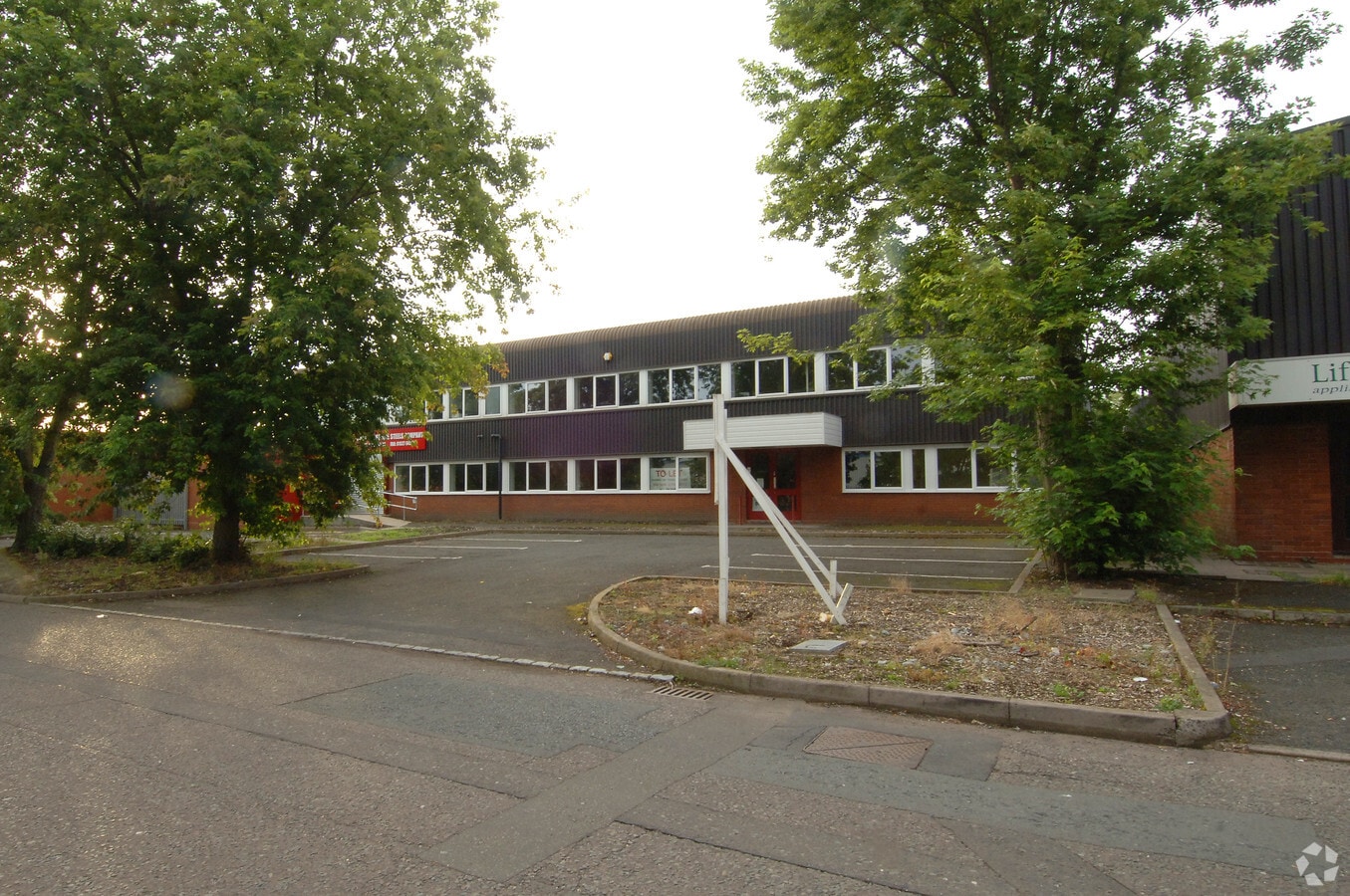 Hewell Rd, Redditch, WOR B97 6DE | LoopNet