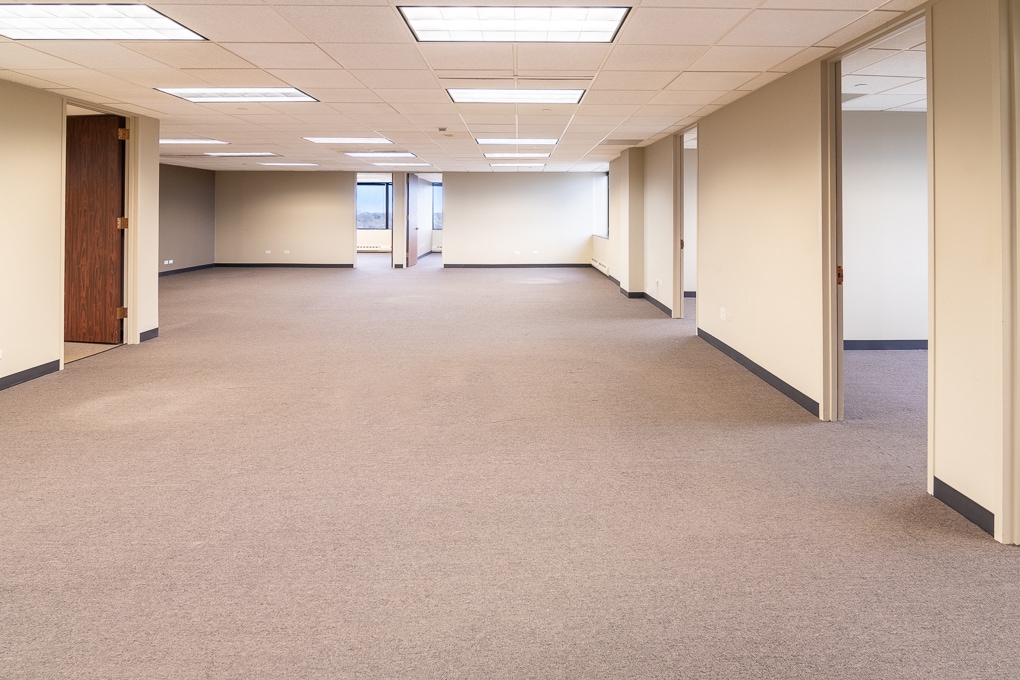 3701 Algonquin Rd, Rolling Meadows, IL 60008 - Crossroads | LoopNet