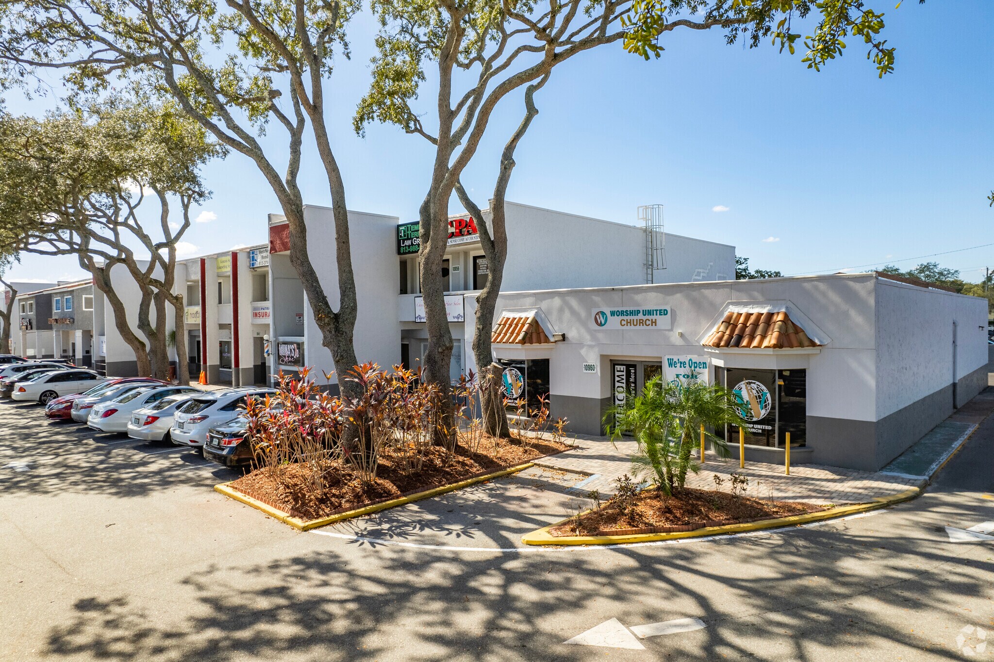 10906 N 56th St, Tampa, FL 33617 - Temple Terrace Village | LoopNet