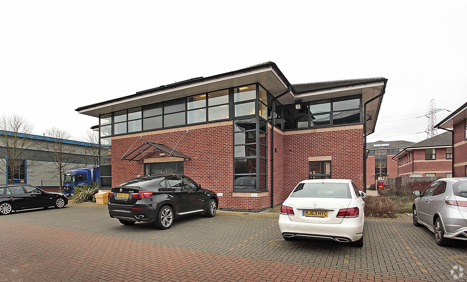 Gateway Cres, Oldham, GTM OL9 9XB | LoopNet