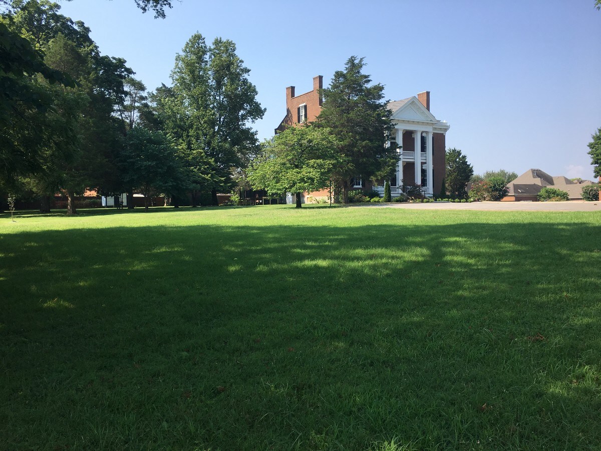 102 Hazel Path Ct, Hendersonville, TN 37075 | LoopNet