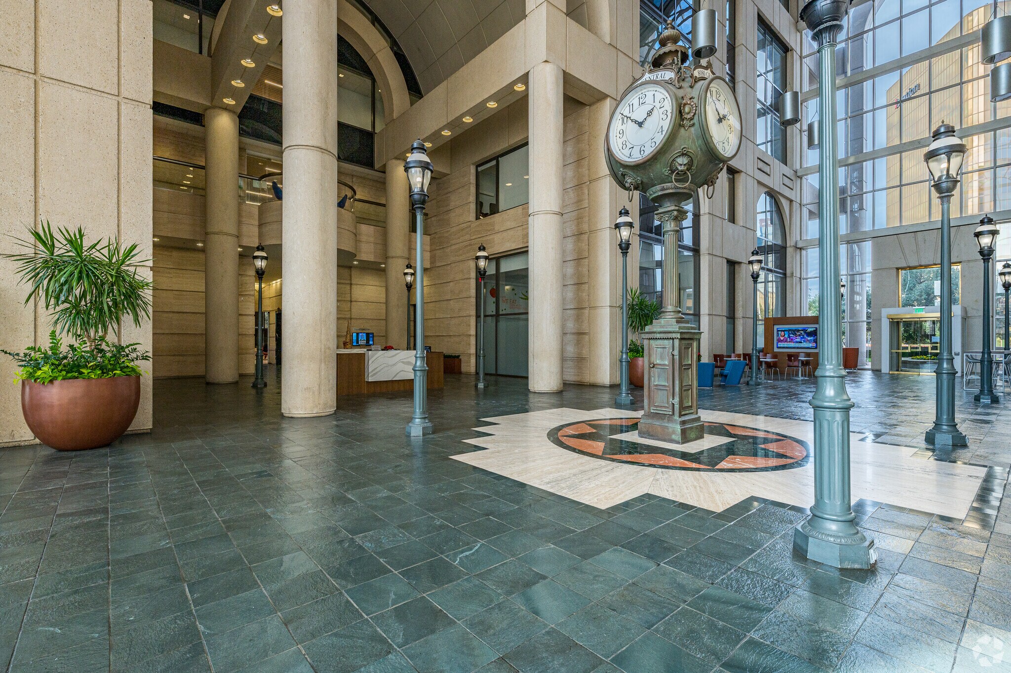 8080 N Central Expy, Dallas, TX 75206 - 8080 NCX | LoopNet