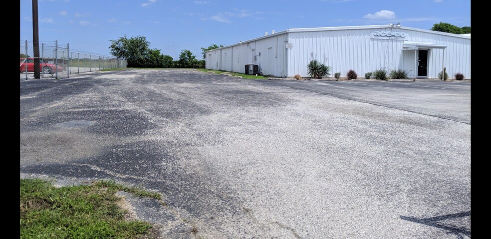 5355 Dietrich Rd, San Antonio, TX 78219 - 101 | LoopNet