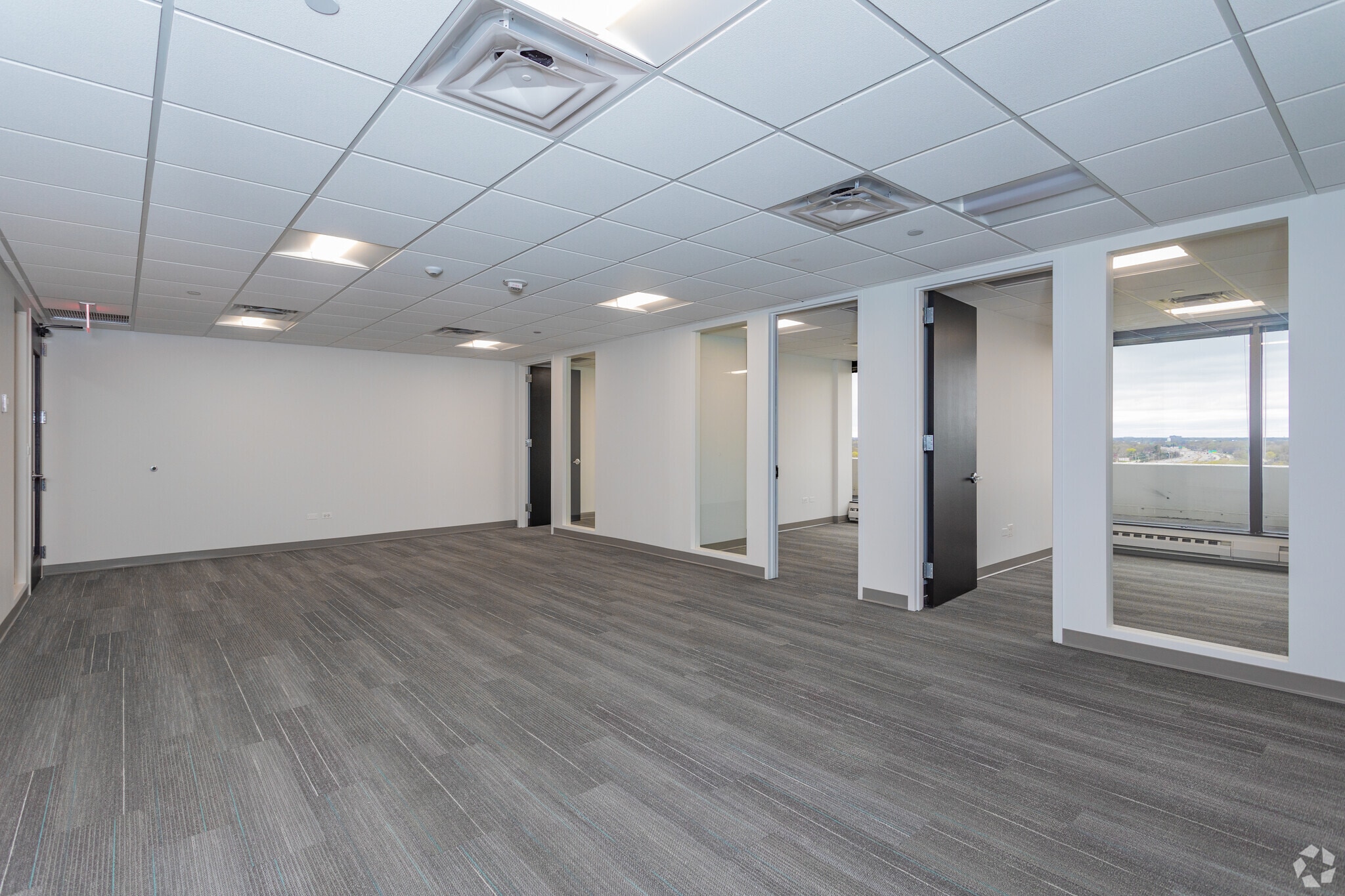 3701 Algonquin Rd, Rolling Meadows, IL 60008 - Crossroads | LoopNet.com