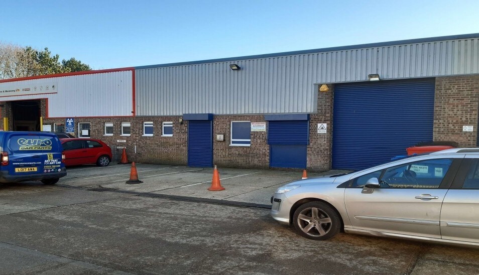Unit C2 Bridge Rd, Littlehampton, WSX BN17 5DF | LoopNet