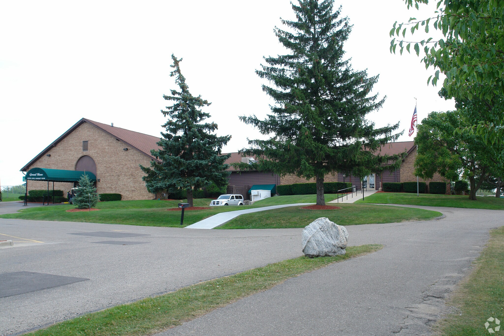 5270 Perry Rd, Grand Blanc, MI 48439 - Sports & Entertainment for Sale ...