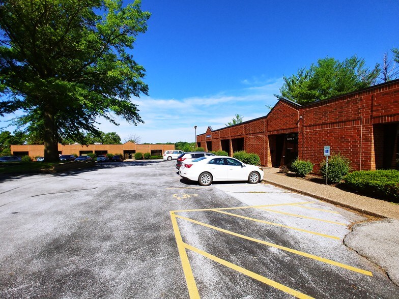 4436-4440 N Brady St, Davenport, IA 52806 | LoopNet