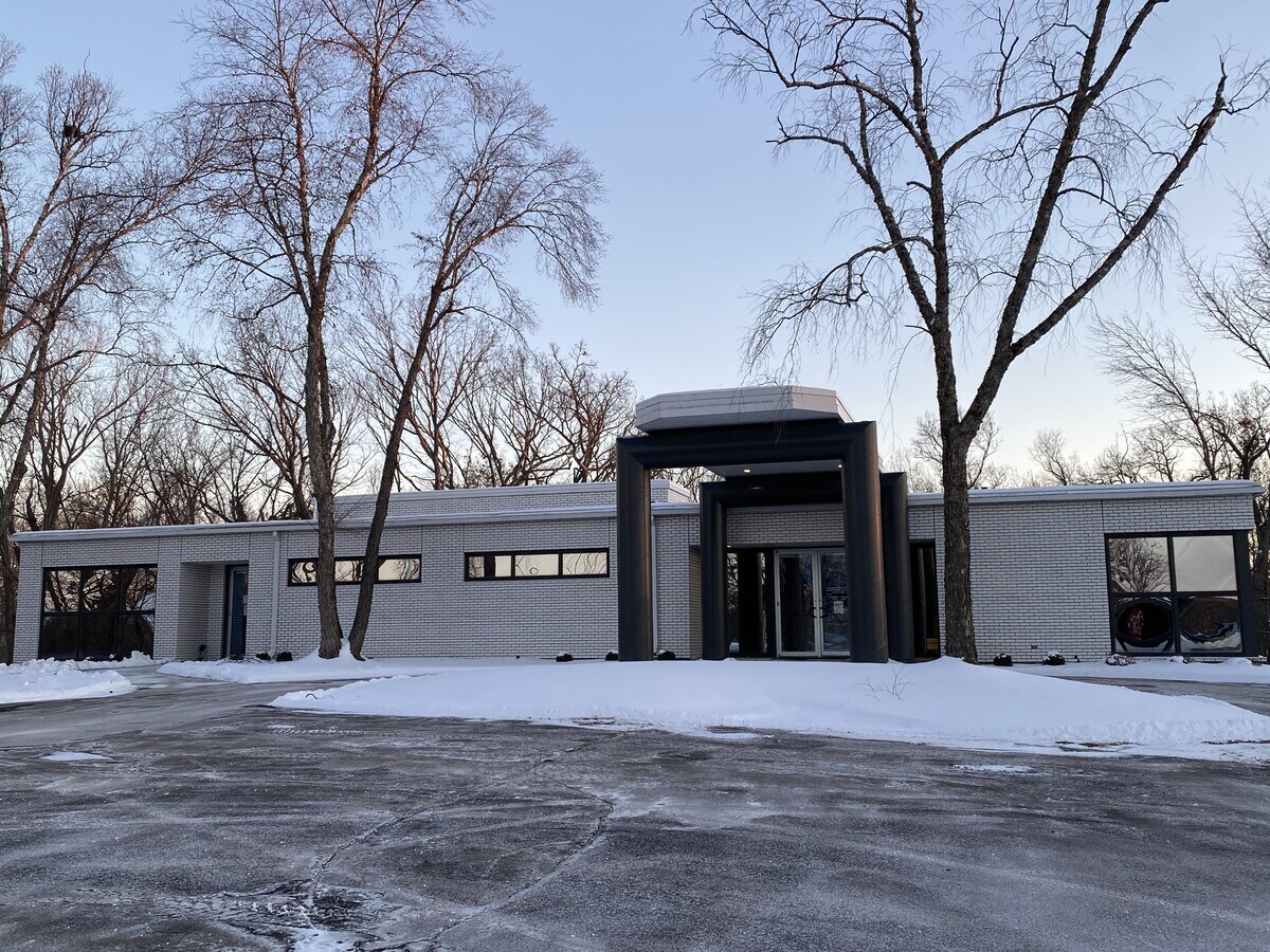 3705 River Ridge Dr NE, Cedar Rapids, IA 52402 | LoopNet