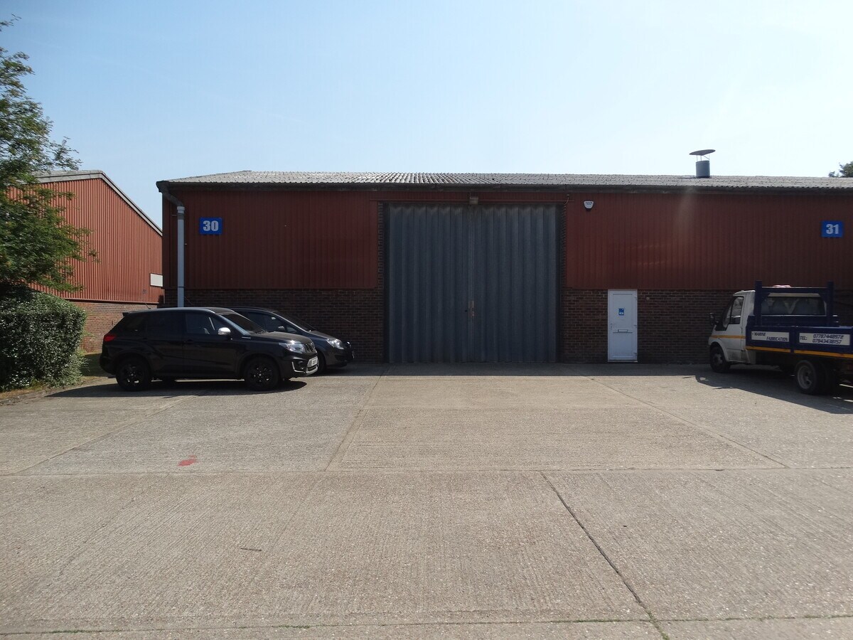 Henfield Rd, Small Dole, BN5 9XR | LoopNet