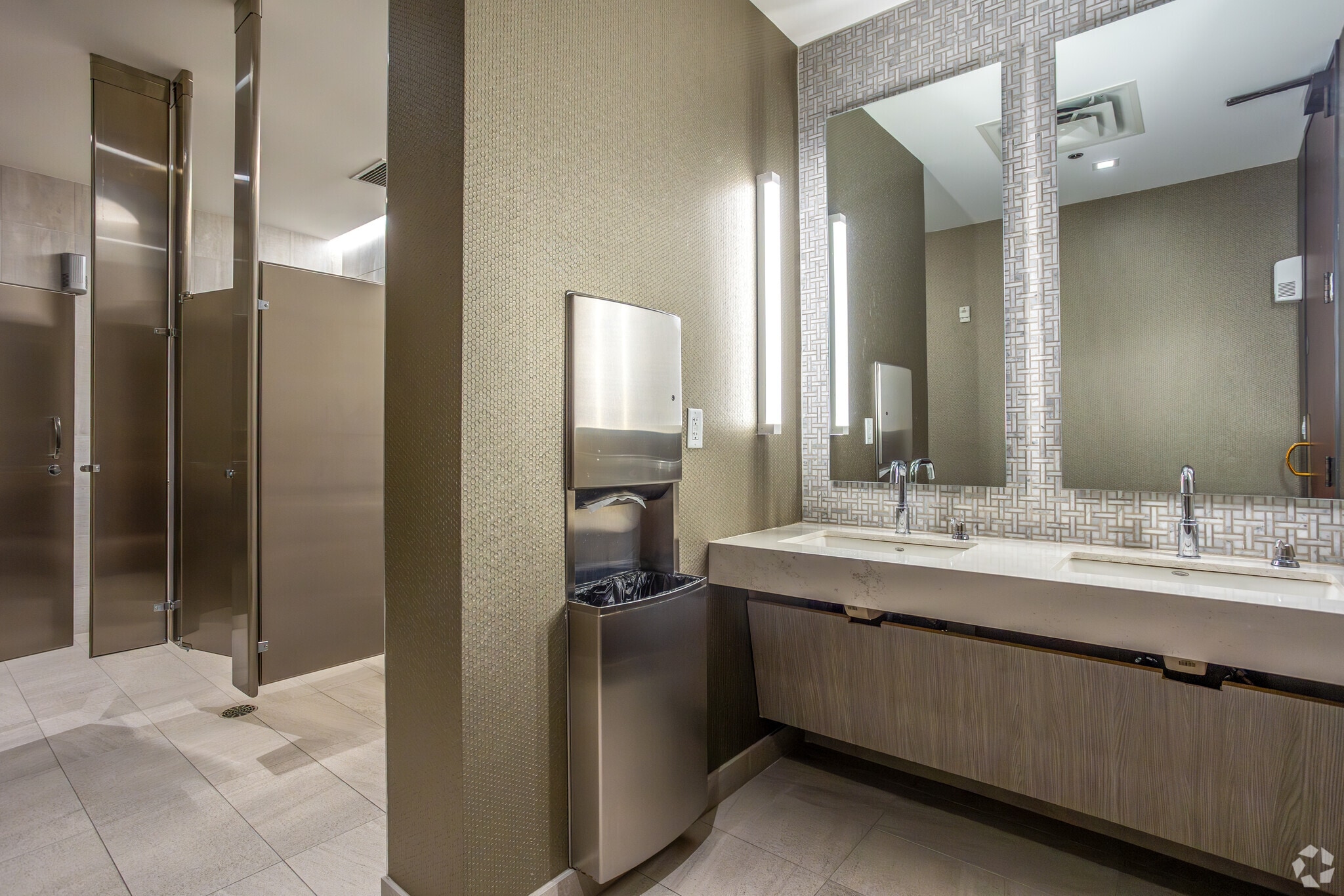 4201 Spring Valley Rd, Dallas, TX 75244 - Spring Valley | LoopNet