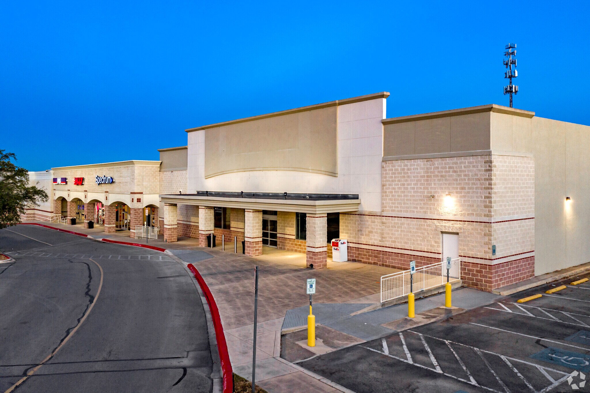 11309-11323 Bandera Rd, San Antonio, TX 78250 - Bandera Pointe | LoopNet