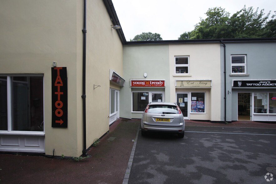 George St, Pontypool, NP4 6LR - The Courtyard | LoopNet