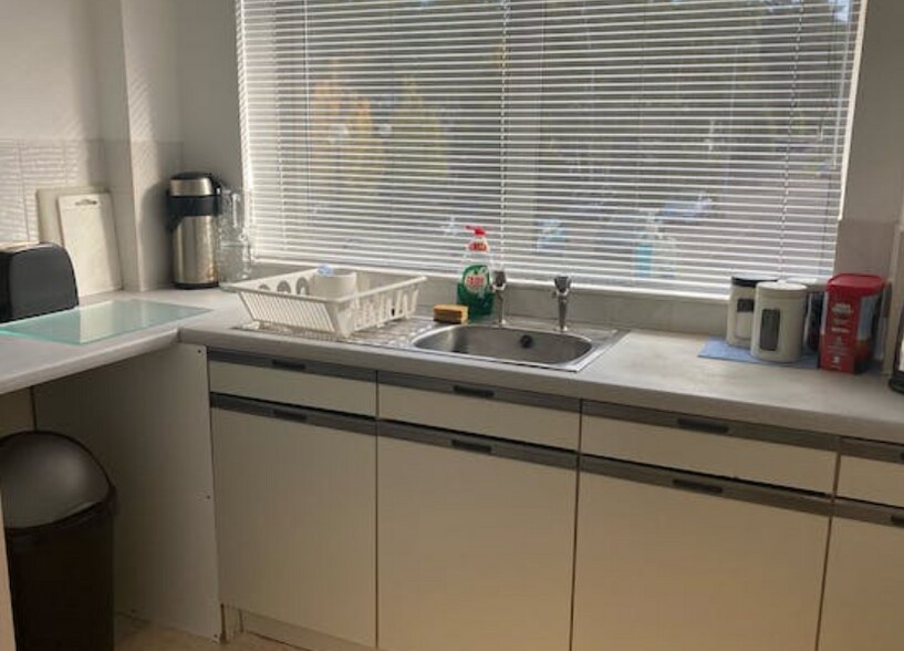 Dukes Ride, Crowthorne, RG45 6LS - Office for Sale | LoopNet