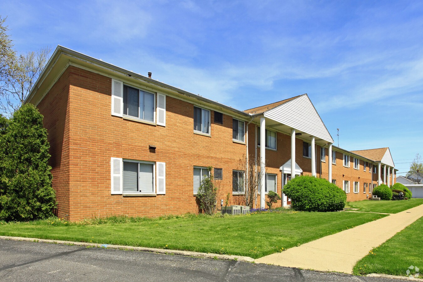 4129 Greenvale Rd, Cleveland, OH 44121 - Property Record | LoopNet